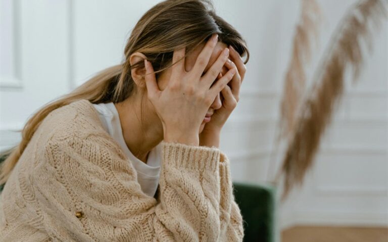 4 Stages of the Cycle of Abuse and How to Break It